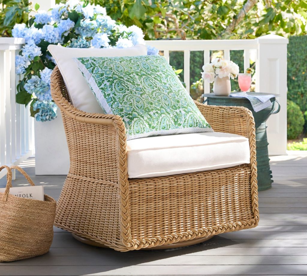 Outdoor Swivel Chairs That We Are Crushing On - Happily Inspired