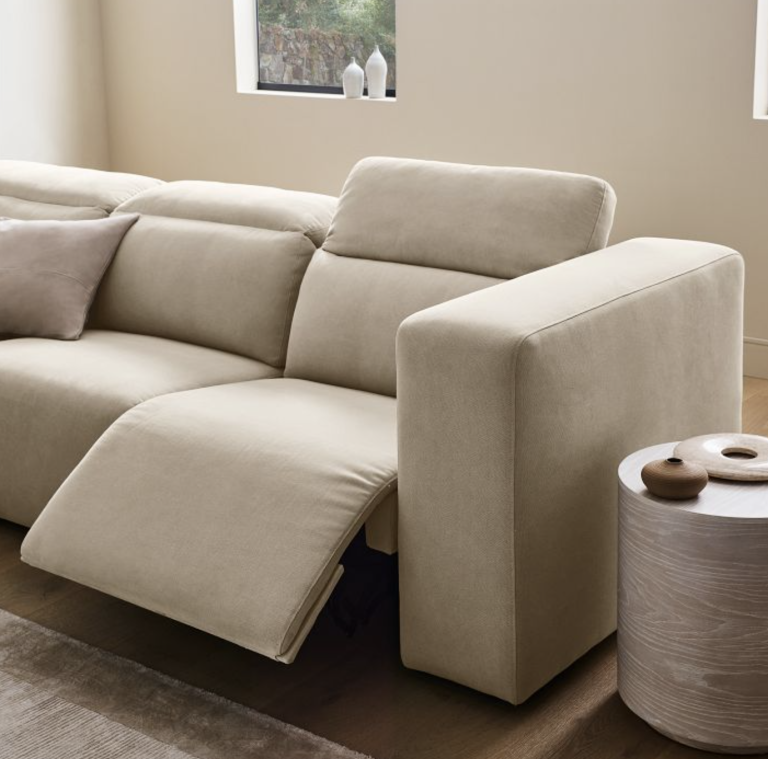 14 Reclining Sectionals For The Entire Family That You'll Love ...